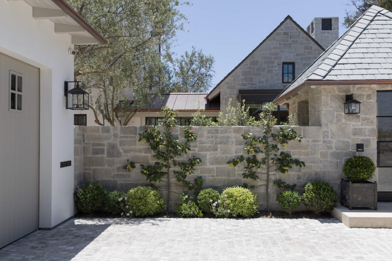 Blue Key - Garden Studio